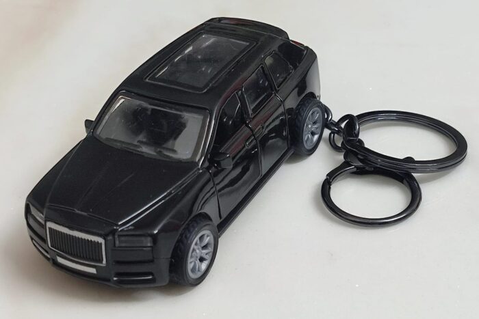 Rolls Royce Cullinan Look alike Key chain. – Crazy 4 Diecasts